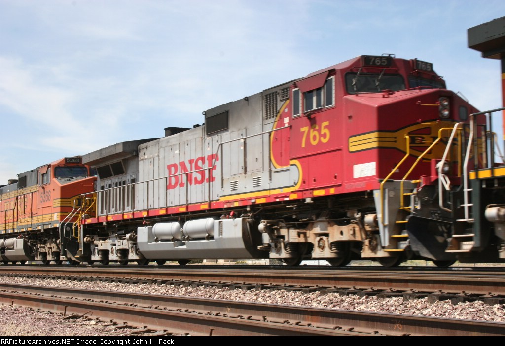 BNSF 765